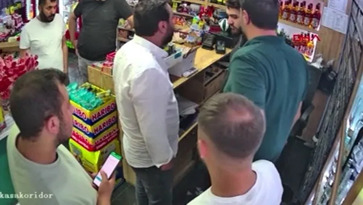 Esenyurt’ta tekel baskını! Öldürülen Yunus Emre Erzen’in babası ...