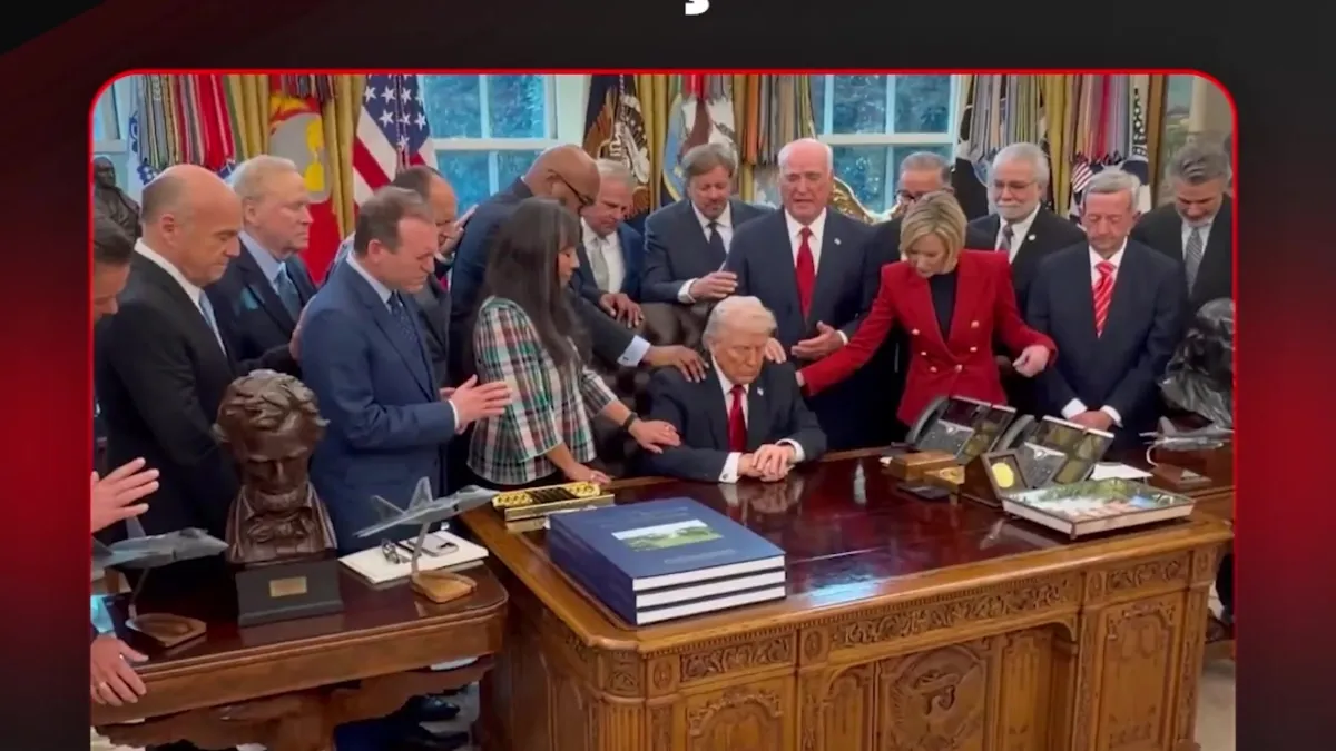 BEYAZ SARAY'DA TRUMP İÇİN DUA
