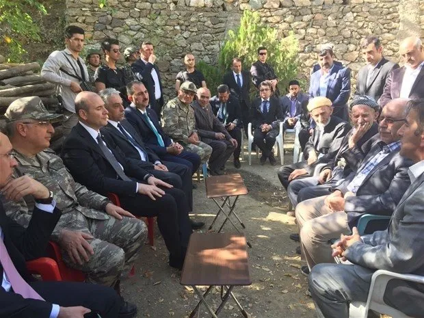 İçişleri Bakanı Süleyman Soylu Şemdinli’de